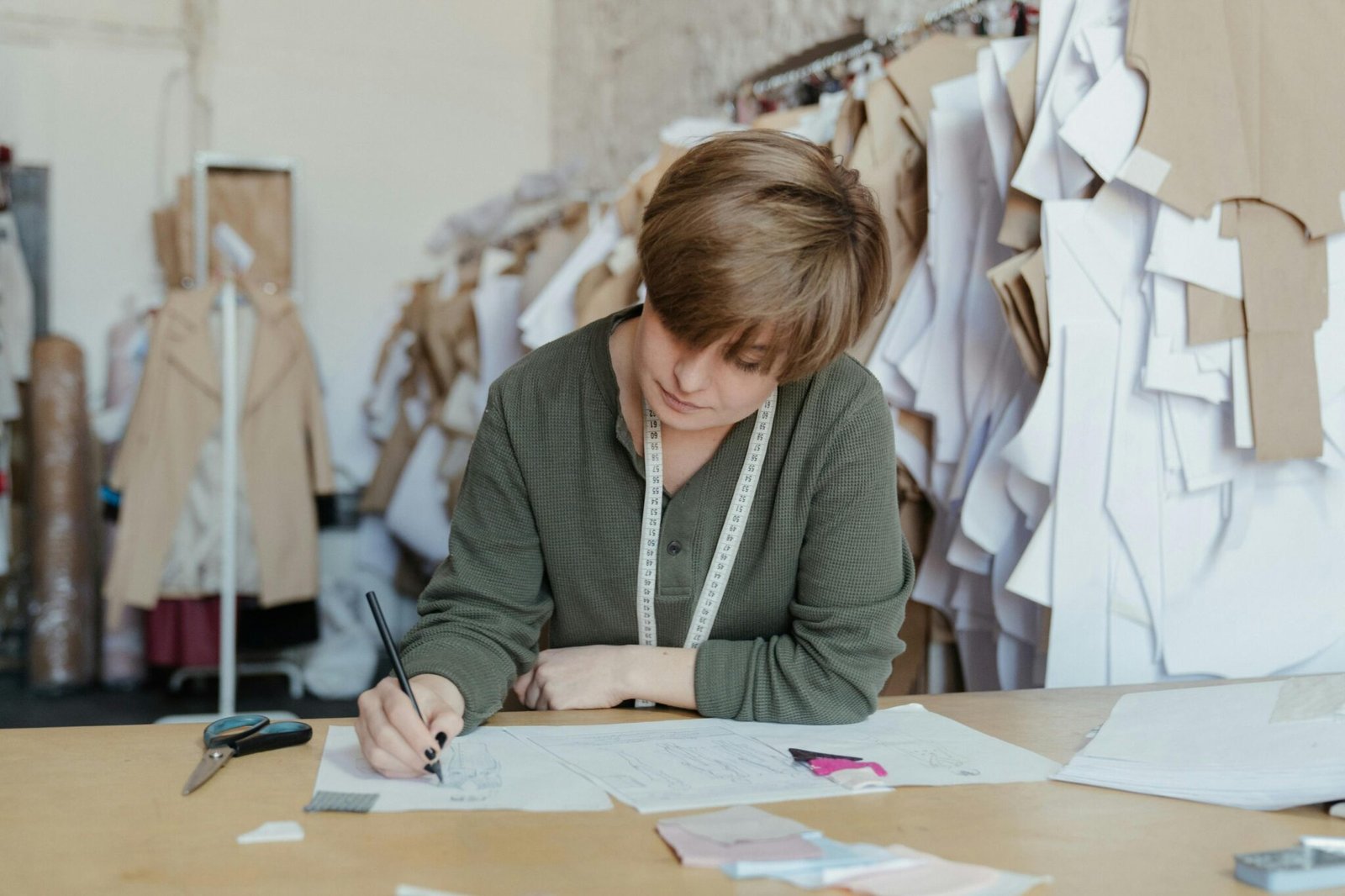 Designer Clothing Guide 2025 – Luxury, Trends & How to Shop